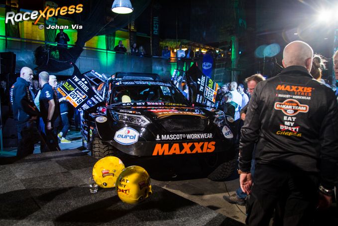 Tim en Tom Coronel willen met de Beast Part Two knallen in de Dakar ...