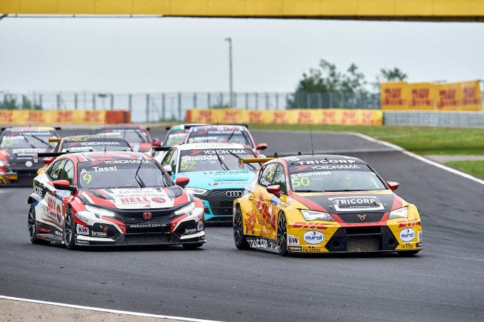 Tom Coronel scoort punten in het FIA WTCR 2019 op de Hungaroring: "Echt ...