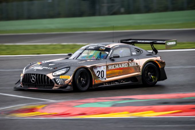 FOTO'S - Mercedes-AMG met ijzersterke line-up: tien Mercedes-AMG GT3's ...