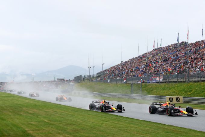 Boze Helmut Marko over aanvaring Max Verstappen vs Sergio Perez: "Ik ga zeker het gesprek voeren ...