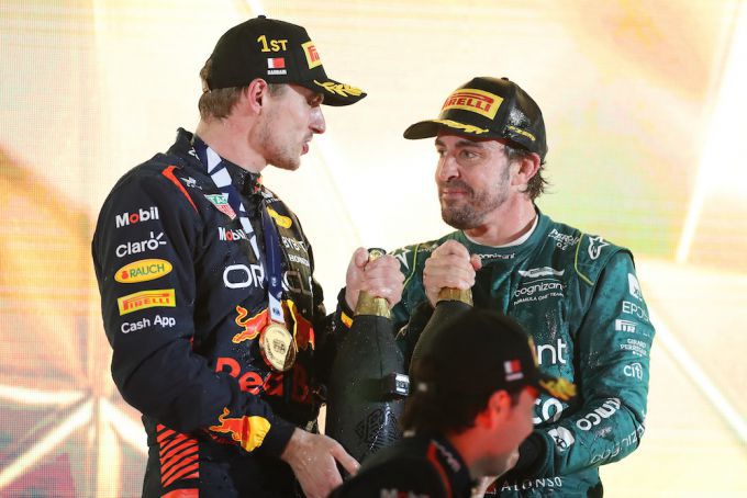 Fernando Alonso vraagt zich af waarom Max Verstappen zo veel succes heeft? Reglementswijzigingen ...