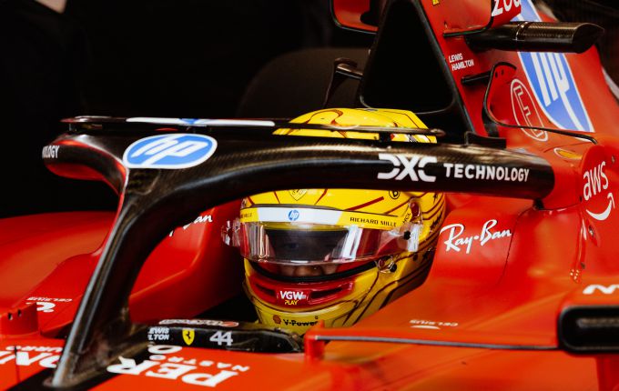 Lewis Hamilton nog niet afgeschreven voor achtste titel: “Denk niet dat hij versleten is ...