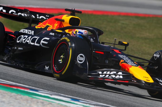Sky Sports F1 - Red Bull gewaarschuwd: 'Max Verstappen kan team niet blijven dragen' | RaceXpress